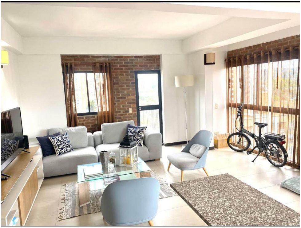 Apartamento en venta de 2 habitaciones con balcón en Bogotá, Britalia.