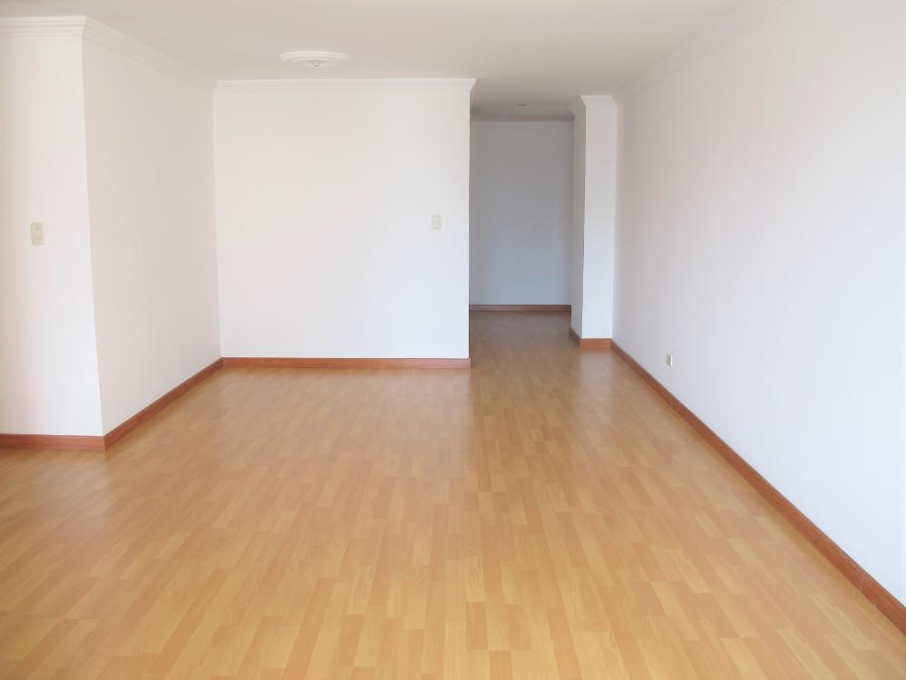 Vivienda Usada en Venta en Cedritos de 3 Alcobas con Balcón