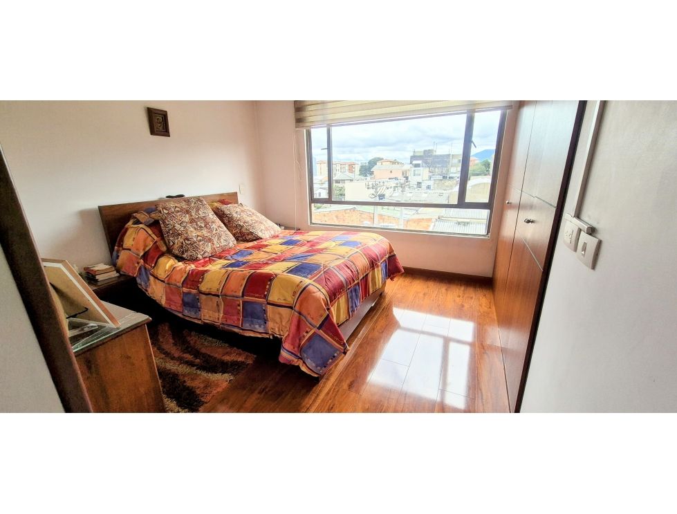 Apartamento en venta de 3 habitaciones con balcón en Bogotá, Spring.